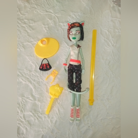 monster high | Toys | Monster High Doll Scara Screams Freaky Fuzion ...